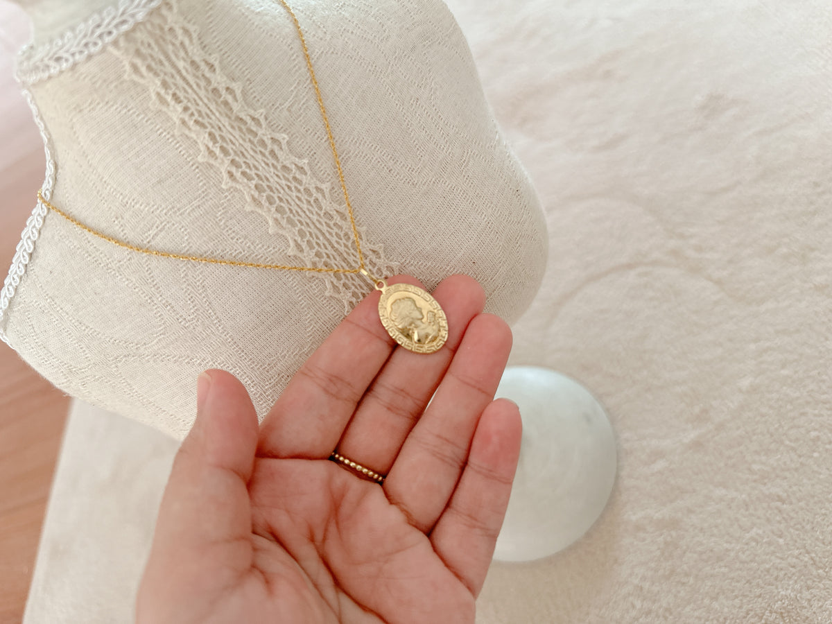 18k Real Gold Queen Elizabeth Necklace – SimplyG Gifts